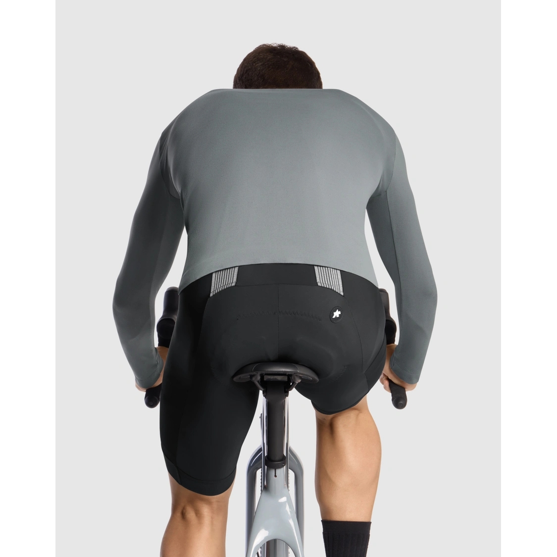 Assos TACTICA Longsleeve Tech T-Shirt T5 Men - fanatic silver | BIKE24