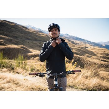 7mesh Cache Anorak Men - Black | BIKE24