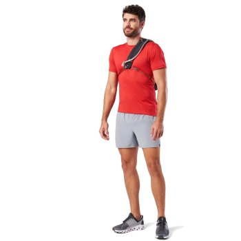 Nathan Sports Run Sling 8L Running Backpack - Black/Ribbon Red | BIKE24