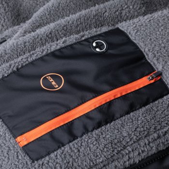 Zone3 Oversize Heat-Tech Changing Robe - black/orange | BIKE24