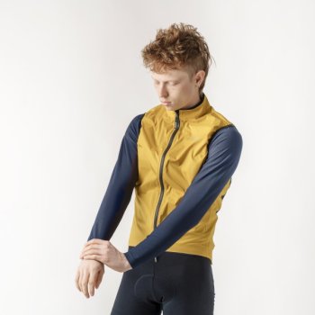 GripGrab PACR Windproof Lightweight Vest Men - Mustard Yellow | BIKE24