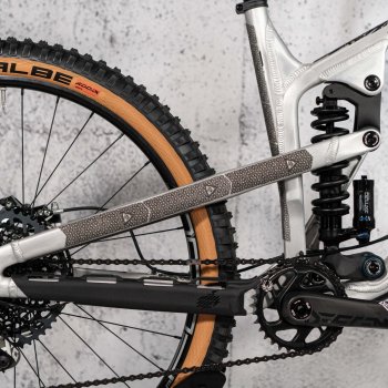 rie:sel design chain:Tape 3000 Chain Stay Guard - illuminati | BIKE24