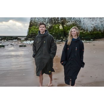 Zone3 Oversize Heat-Tech Changing Robe - black/orange | BIKE24