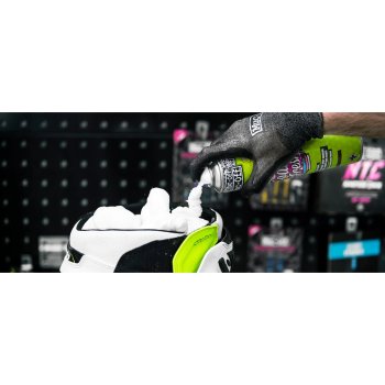 Muc-Off Helmet Foam Fresh Schuimreiniger voor binnenhelmen 250 ml | BIKE24
