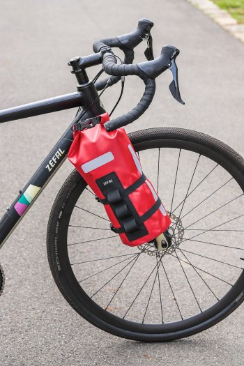 Zéfal Z Adventure Fork Pack - Fork Bag & Holder - 6L | BIKE24