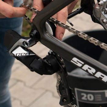 Dynamic Pocket Sprocket Chain Holder | BIKE24