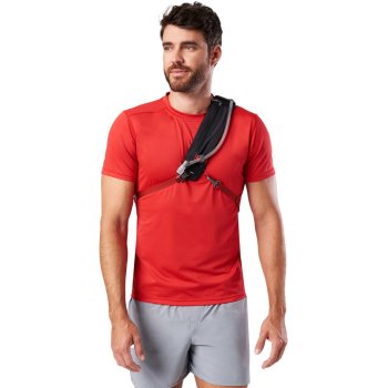 Nathan Sports Run Sling 8L Running Backpack - Black/Ribbon Red | BIKE24