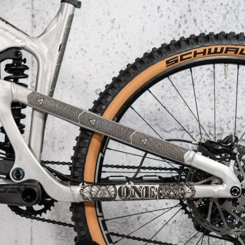 rie:sel design chain:Tape 3000 Chainstay Guard - illuminati | BIKE24